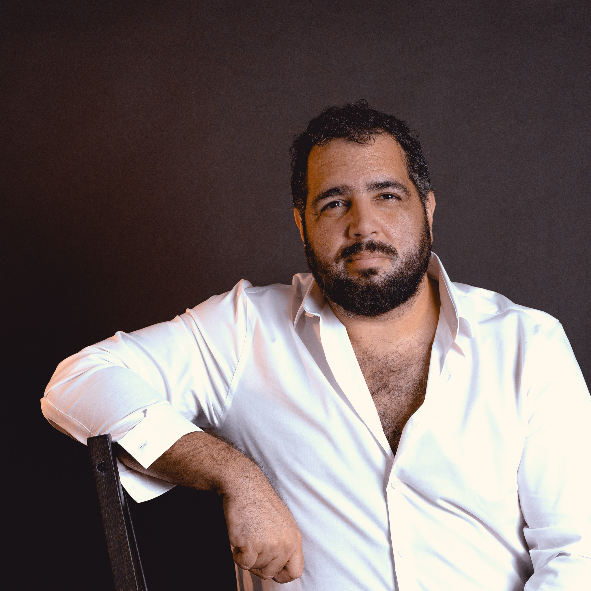 Biografia – Luis O. Vélez